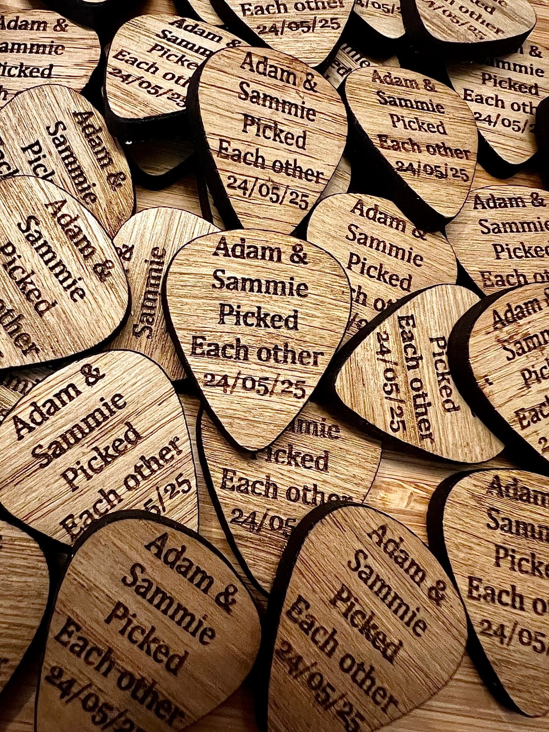 PERSONALISED GUITAR PLECTRUM Oak Music Themed Wedding Table Confetti ...