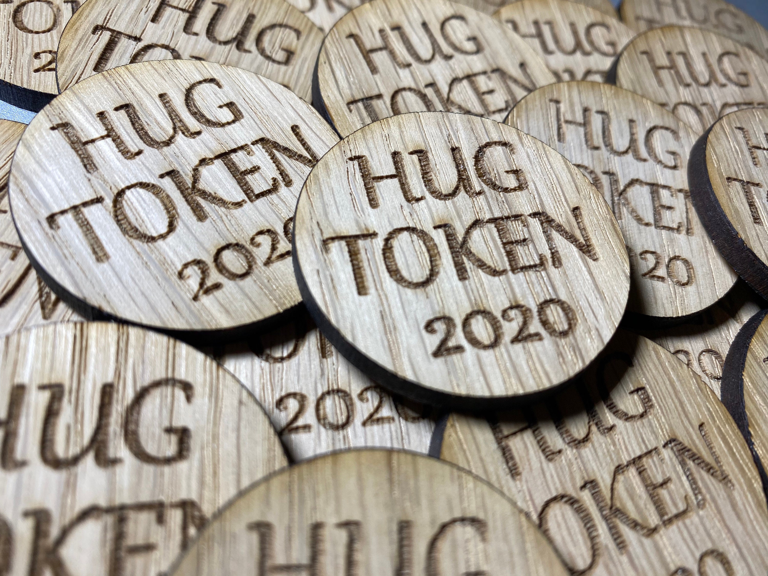 Personalised Oak Hug Love Tokens Thank You Favours Circles | Etsy
