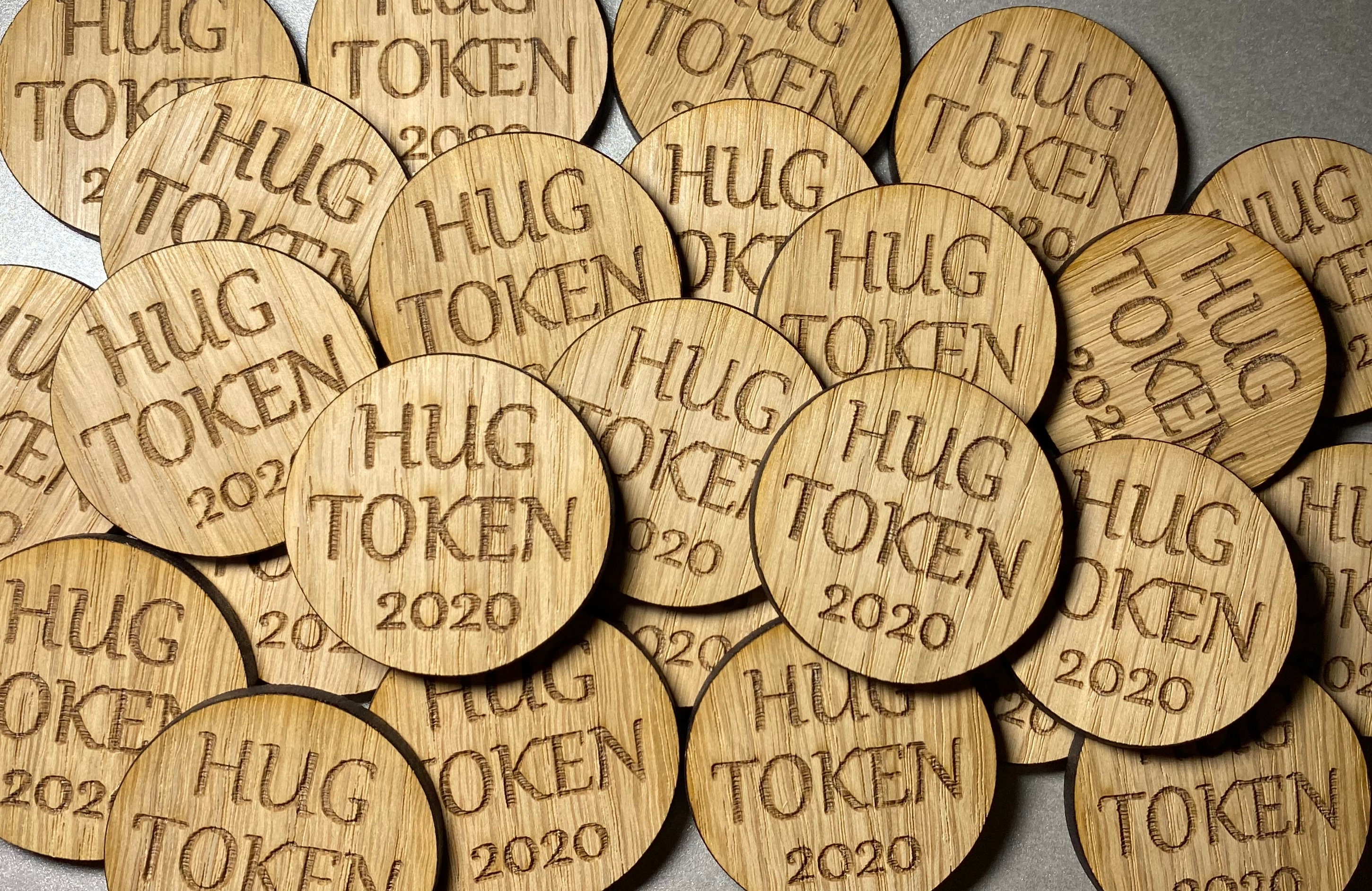 Personalised Oak Hug Love Tokens Thank You Favours Circles | Etsy