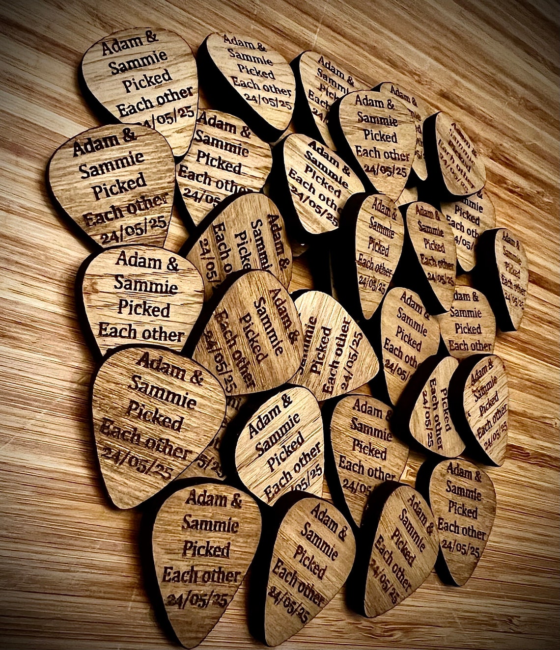 PERSONALISED GUITAR PLECTRUM Oak Music Themed Wedding Table Confetti ...