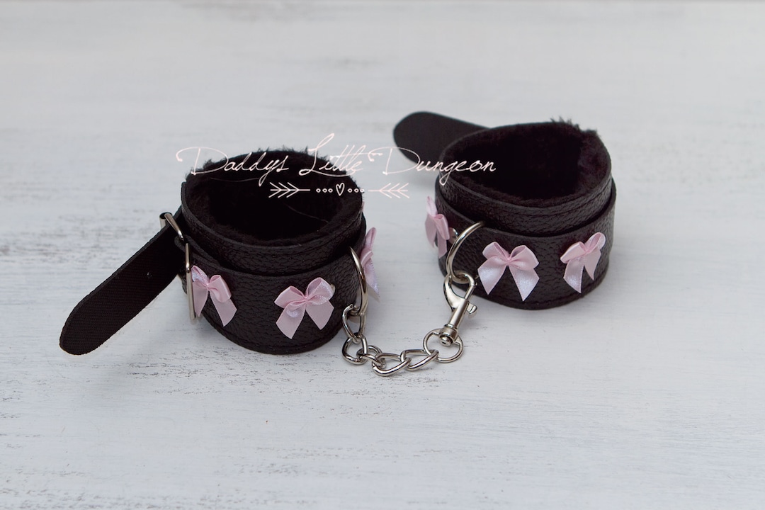 DDLG Pretty Black Furry BDSM Bondage Hand Wrist Cuffs Pink Bows ...