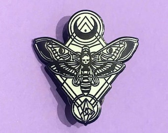 Death's Head Hawkmoth Skull Moth Skull Butterfly Hard Enamel Pin Horror ...