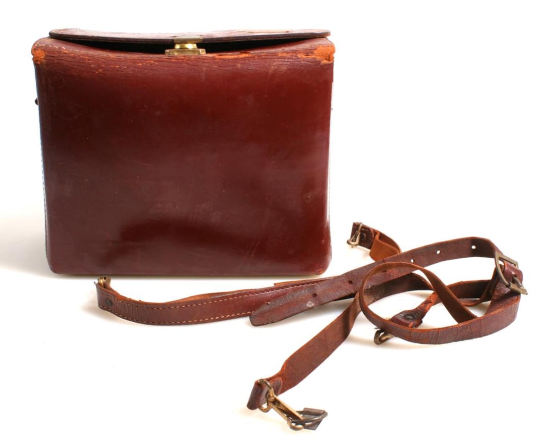 Vintage Camera Bag//1940s Leather Bag//carrying Case - Etsy