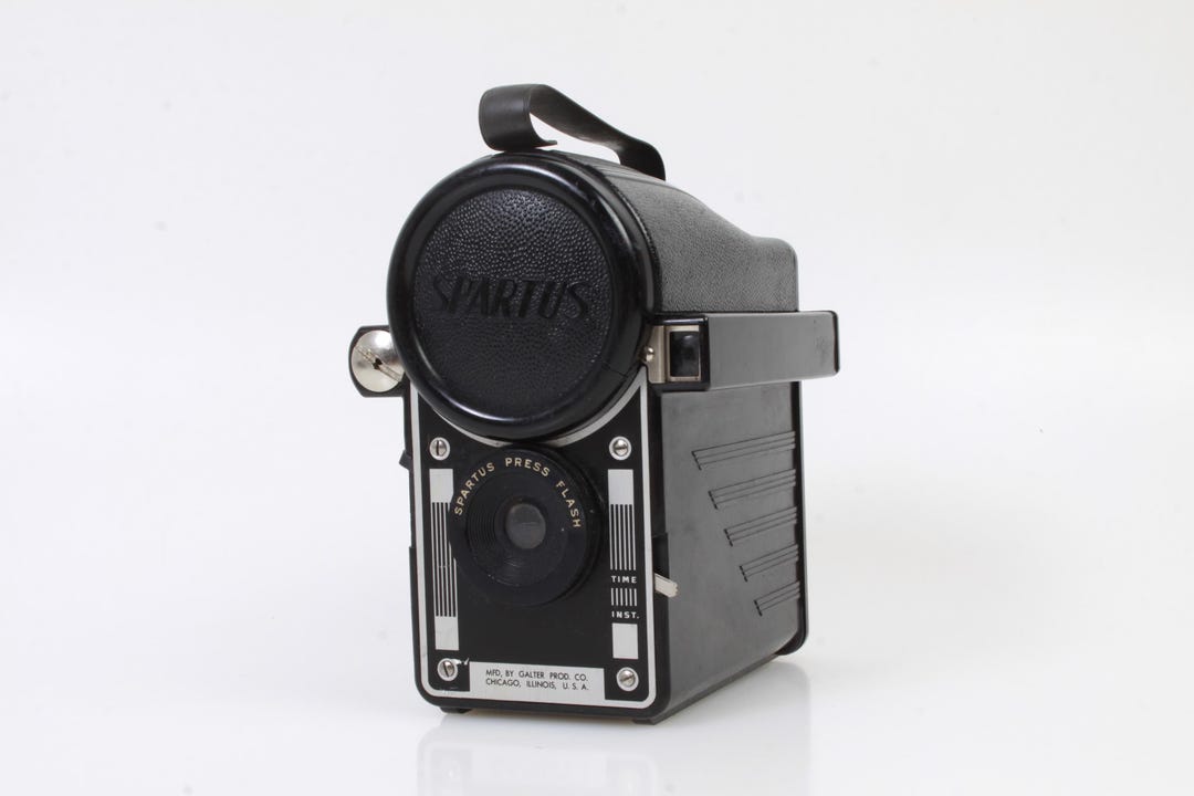 SPARTUS Press Flash Camera Vintage 1940s Bakelite With Old Roll Film ...