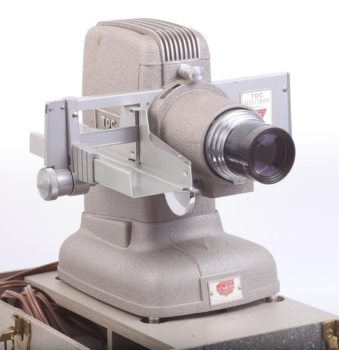 Art Deco 35mm TDC Deluxe Vivid Model D Slide Projector, Hard Case ...