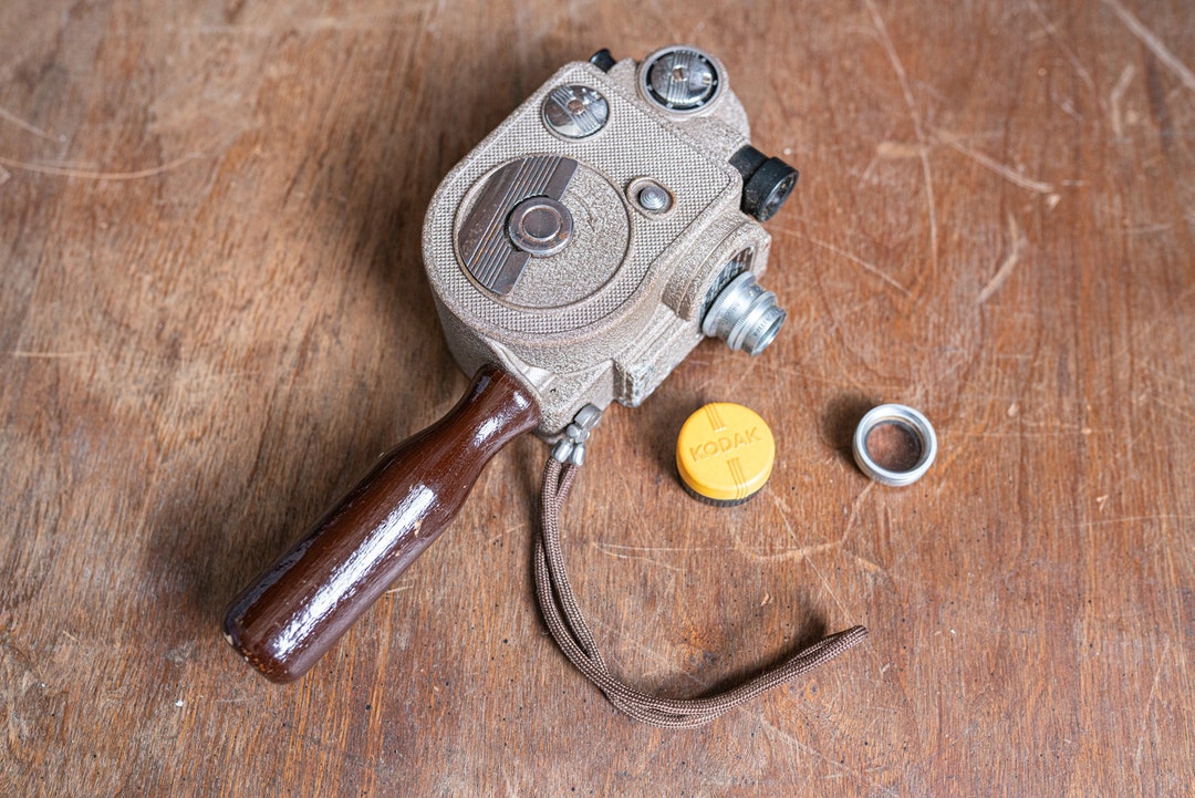 Revere eight Model 88 Art Deco Movie Camera W/ Handle and Filter Prop ...