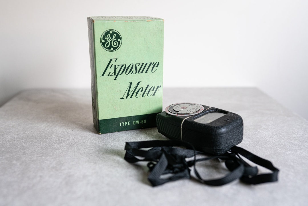 GE Exposure Meter Type DW-68 - Art Deco Bakelite Meter - for Prop or ...