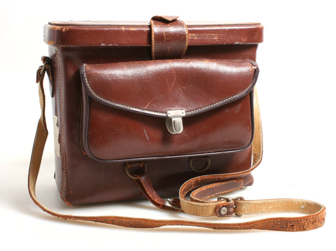 Vintage Camera Bag//1940s Leather Bag//carrying Case - Etsy