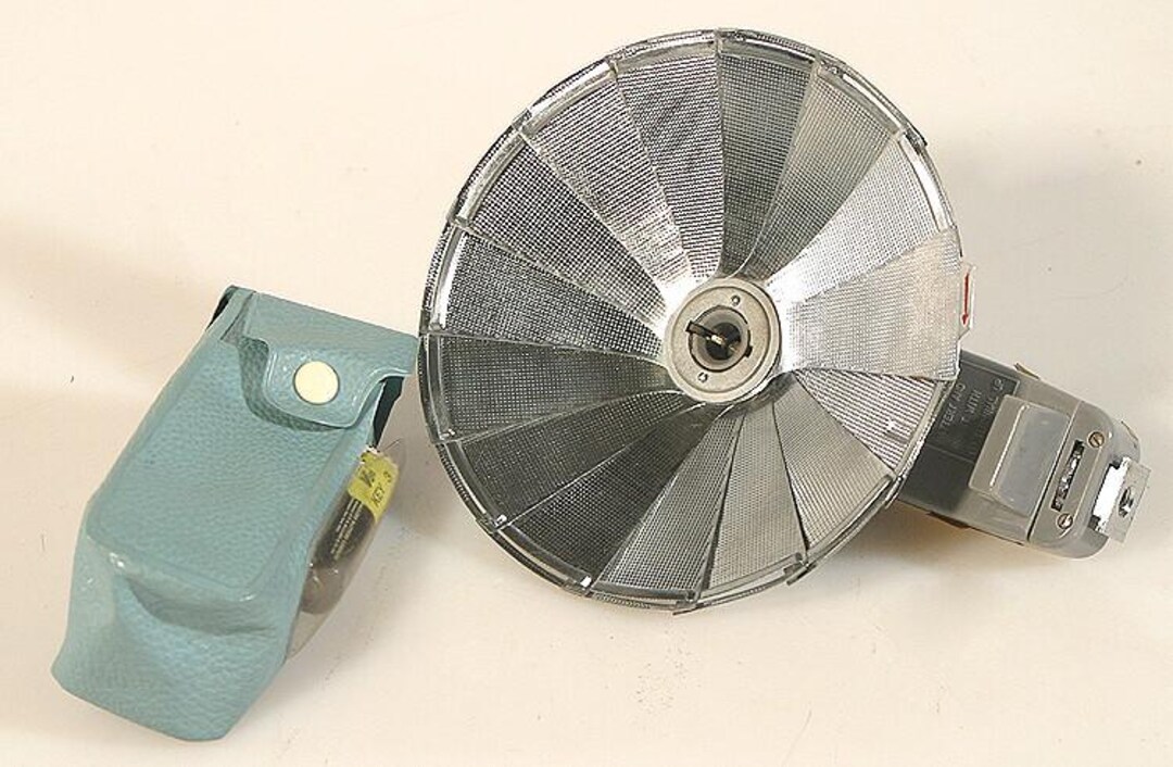 Flash Bulb Fan Flash in Case - Etsy