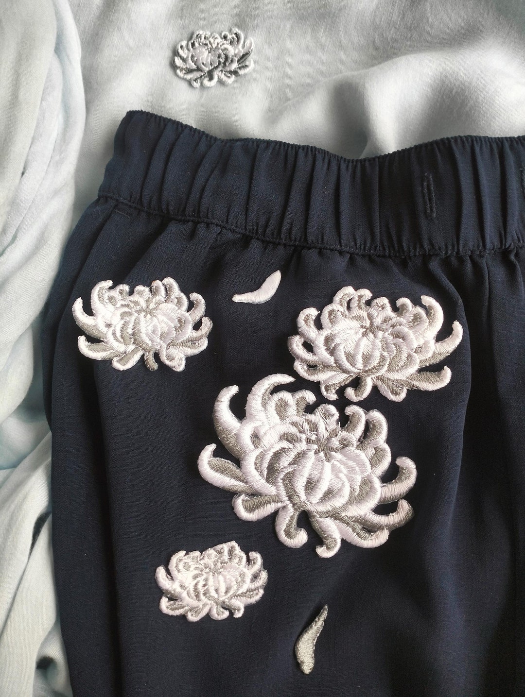 Floral Patch Iron On, Embroidered Chrysanthemums Patches, Set of 5 ...