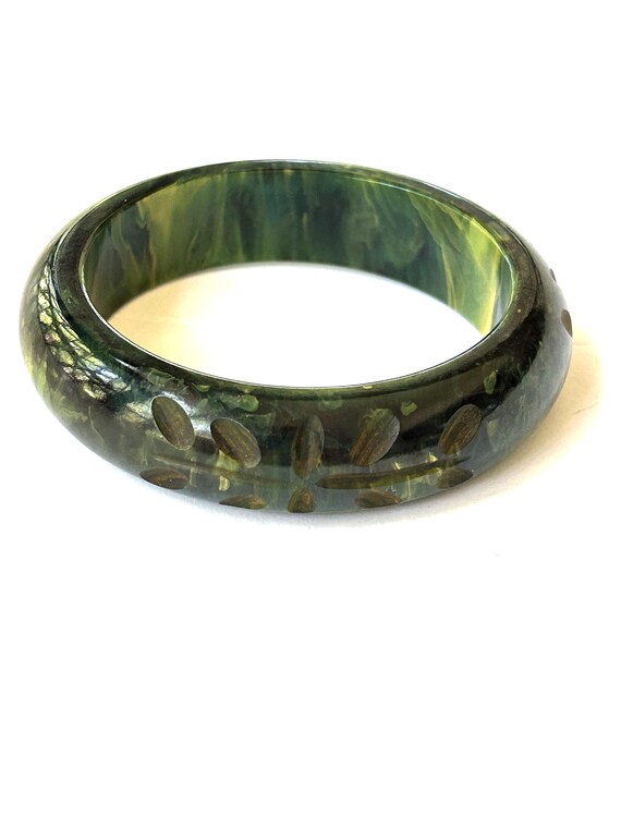 Carved Blue Moon Bakelite Spinach Green Marble 16mm W… - Gem