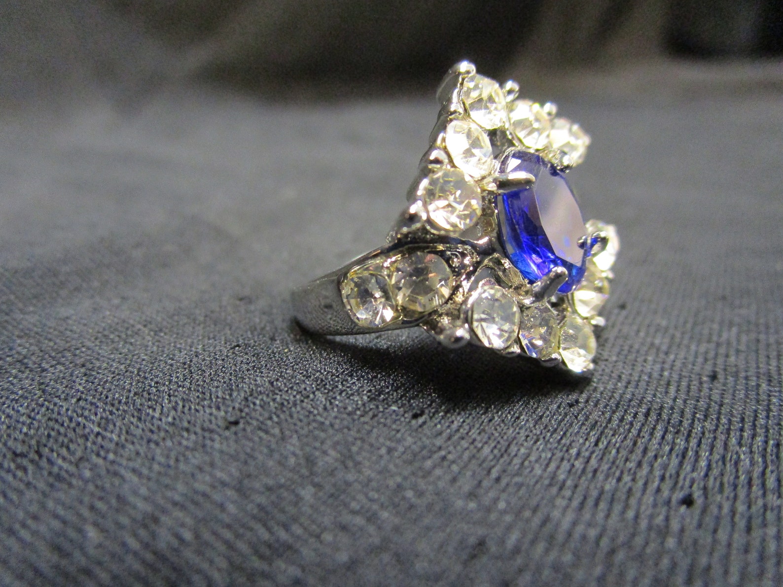 Gorgeous Art Deco Style Royal Blue Oval Glass Sapphire Statement Ring ...