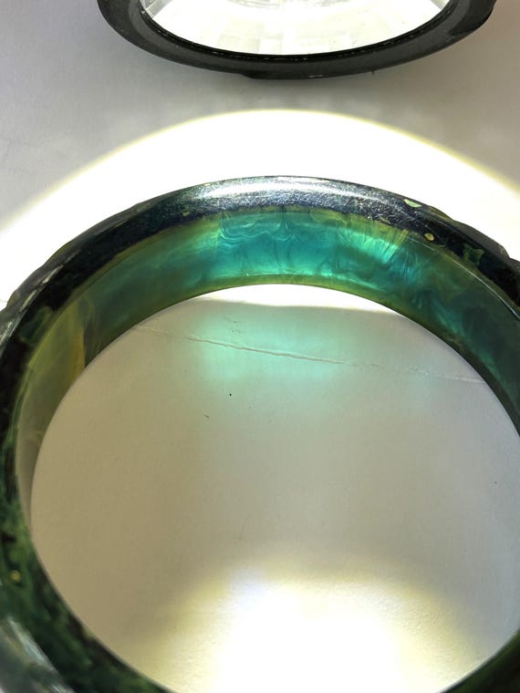 Carved Blue Moon Bakelite Spinach Green Marble 16mm W… - Gem