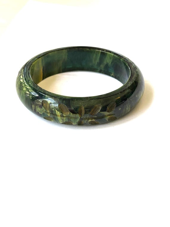 Carved Blue Moon Bakelite Spinach Green Marble 16mm W… - Gem