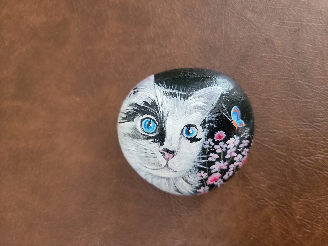 Hand Painted Cat Stone: Acrylic Enamel Art, Cat Lover Gift - Etsy
