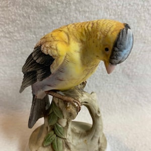 Vintage Lefton Goldfinch on Pedestal Figurine (#BCD517) - Etsy