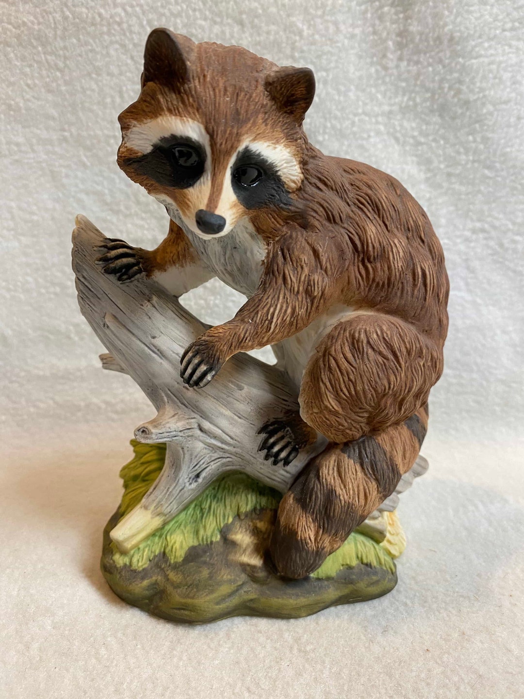 Vintage Andrea Raccoon on Tree Trunk Figurine (#FIG1158) - Etsy