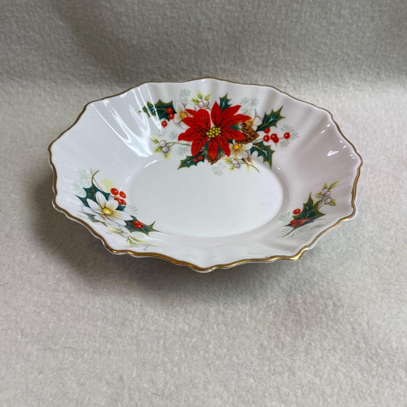 Yuletide Royal Albert - Etsy