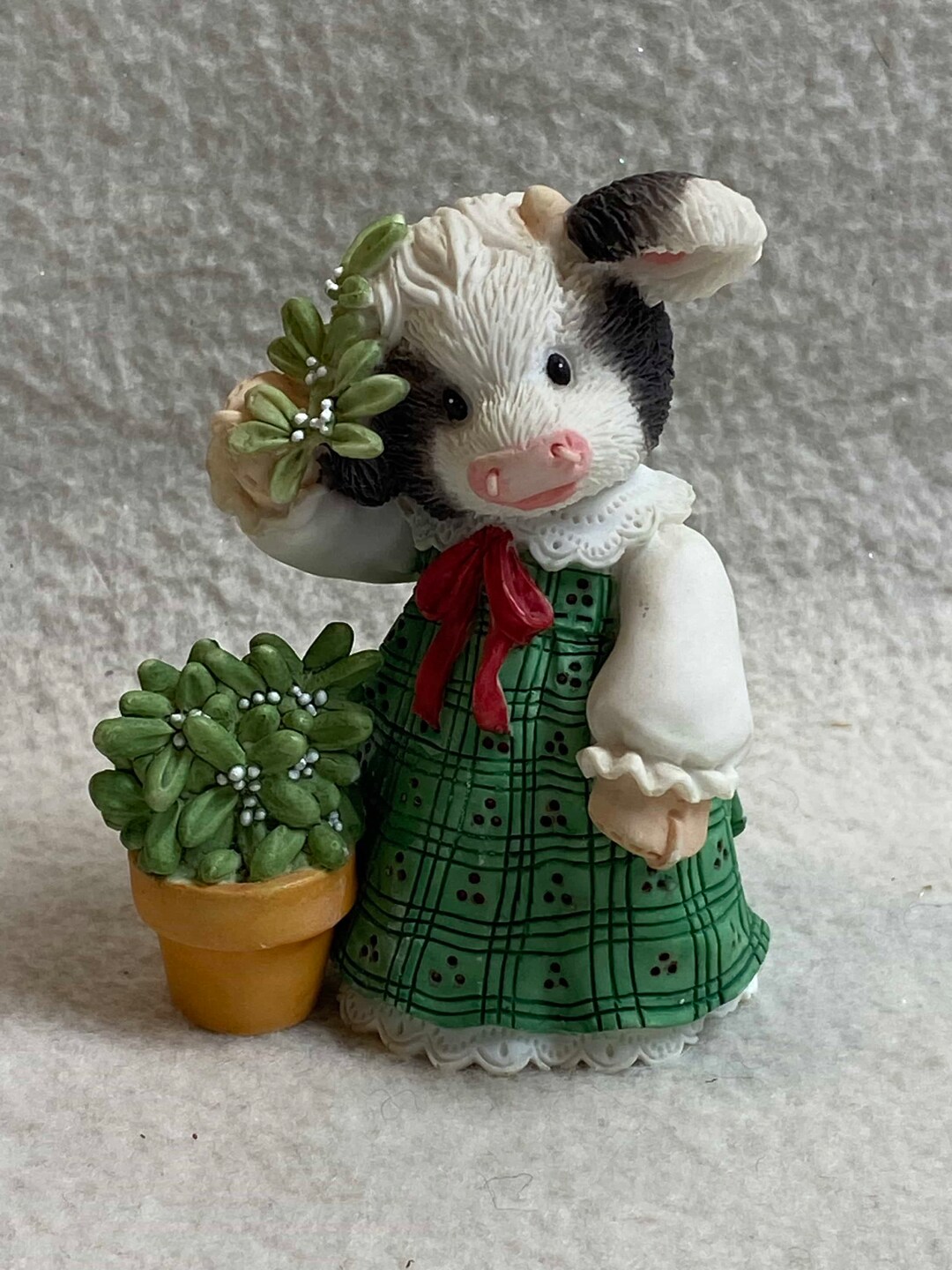Mary's Moo Moos Figurine Cow With Mistletoe 'december Kiss Moo' FIG1316 ...