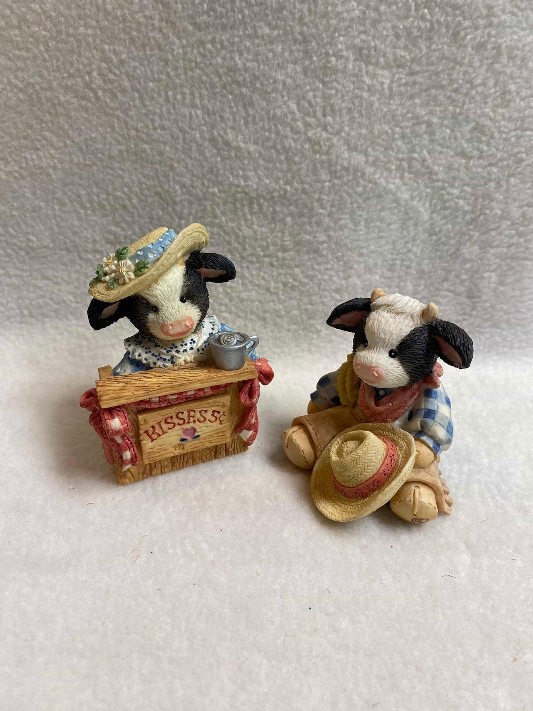 Mary's Moo Moos Figurines Kissing Booth and Cowboy 'smooches' and 'chip ...