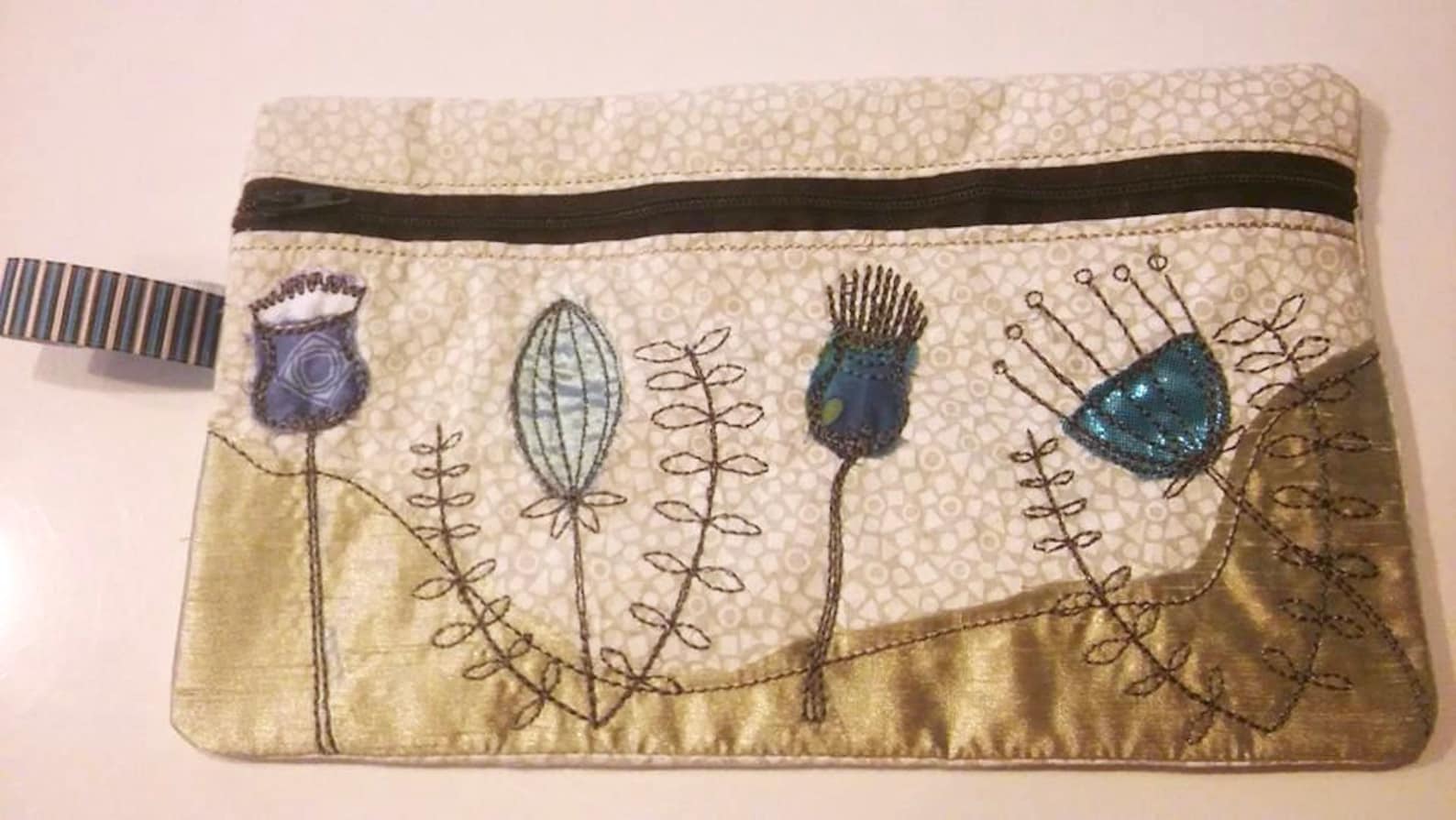 ITH Bag / Pouch. In-The-Hoop Zipper bag from the Beach | Etsy