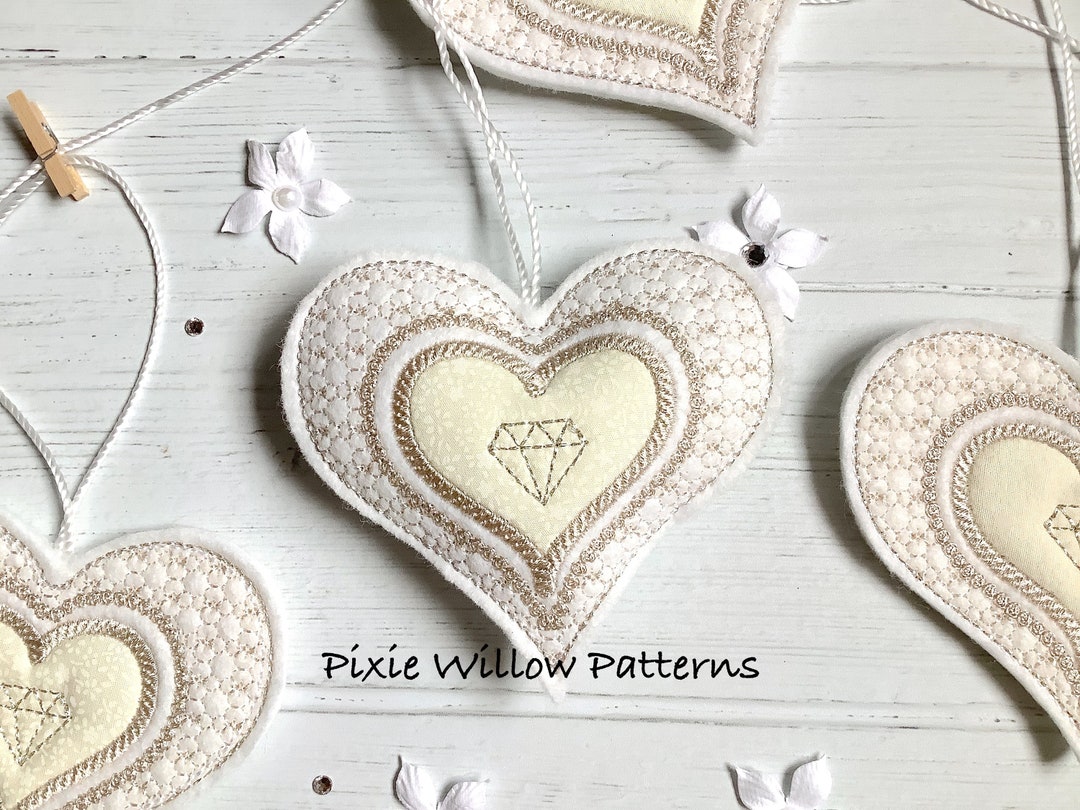 ITH Heart Hanging Decoration With Diamond Detail. for 4x4 Hoops ...