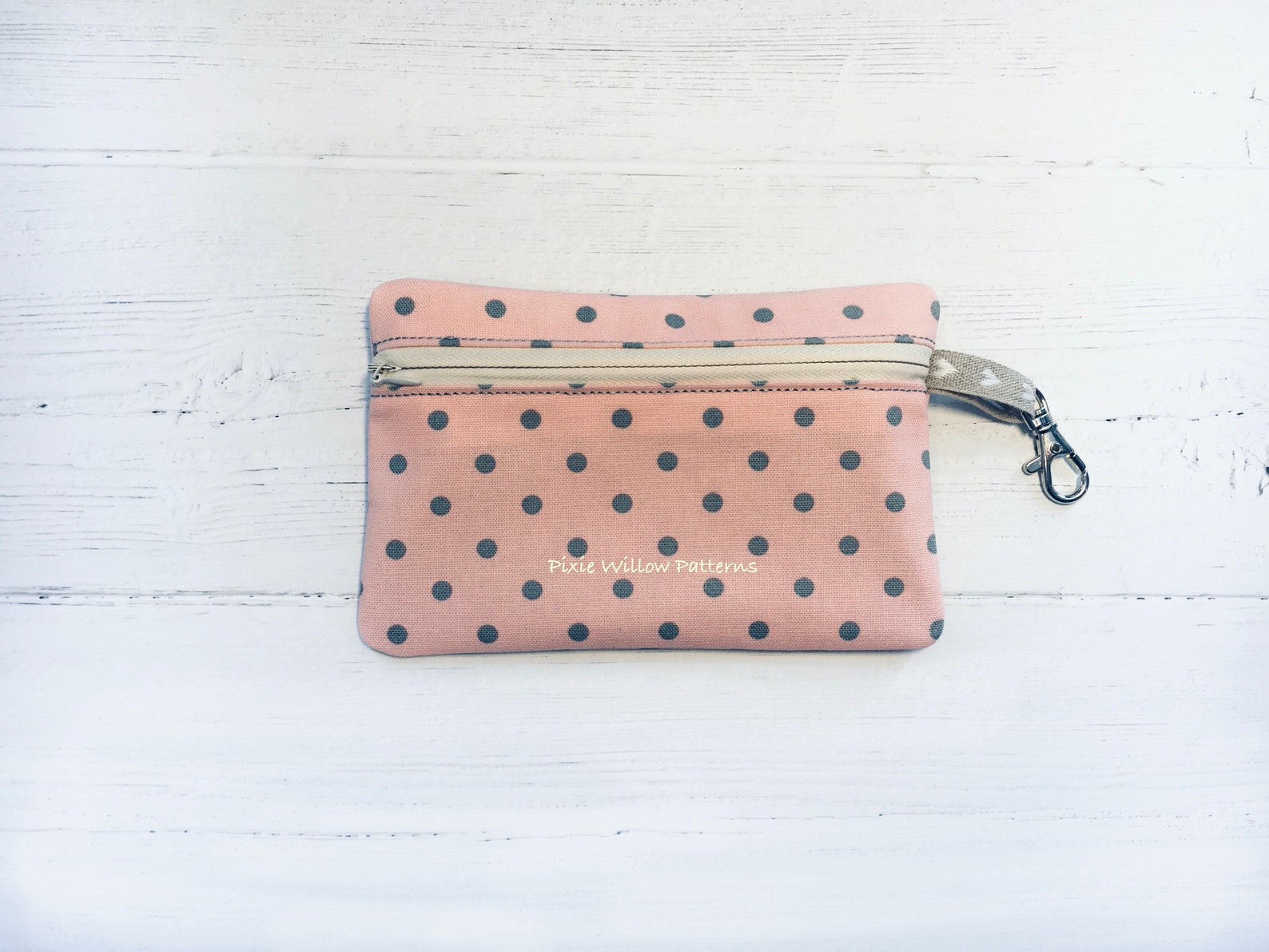 ITH Simple Zipper Bag in 4 Sizes. Fully Lined, Curved Edges WITH ...