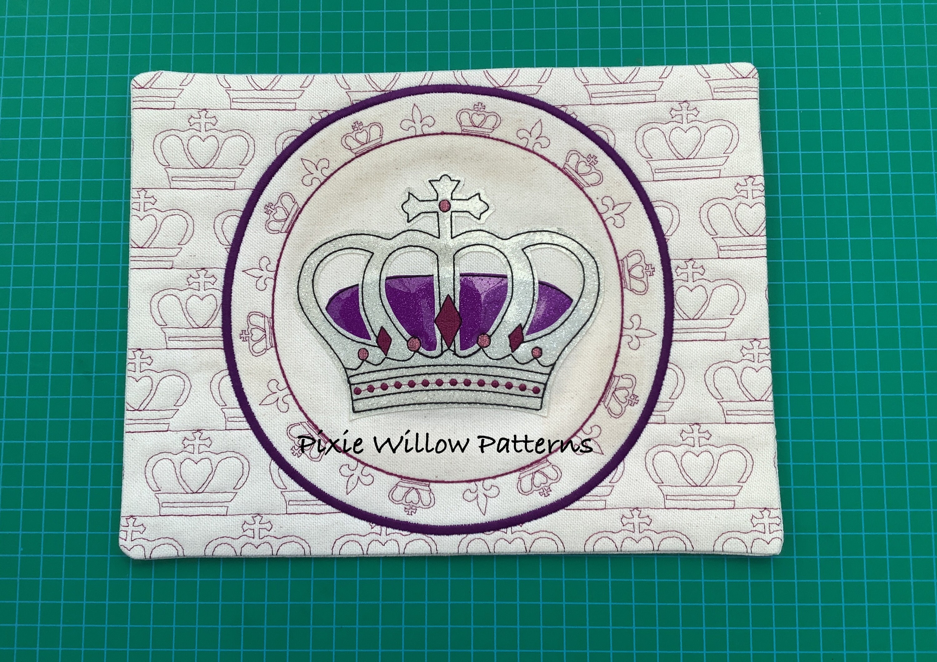 ITH Crown Placemat Pattern. in the Hoop Machine Embroidery - Etsy
