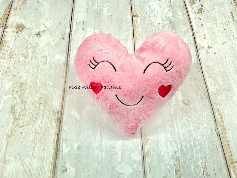 ITH Heart Stuffie Machine Embroidery Pattern. EASY Heart - Etsy