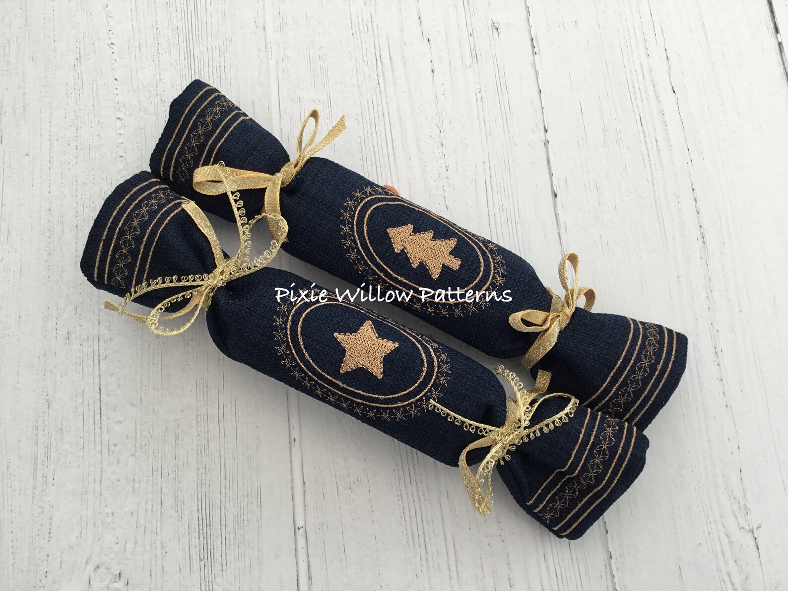 ITH Reuseable Christmas Tree & Star Cracker Set. Eco-friendly Machine ...
