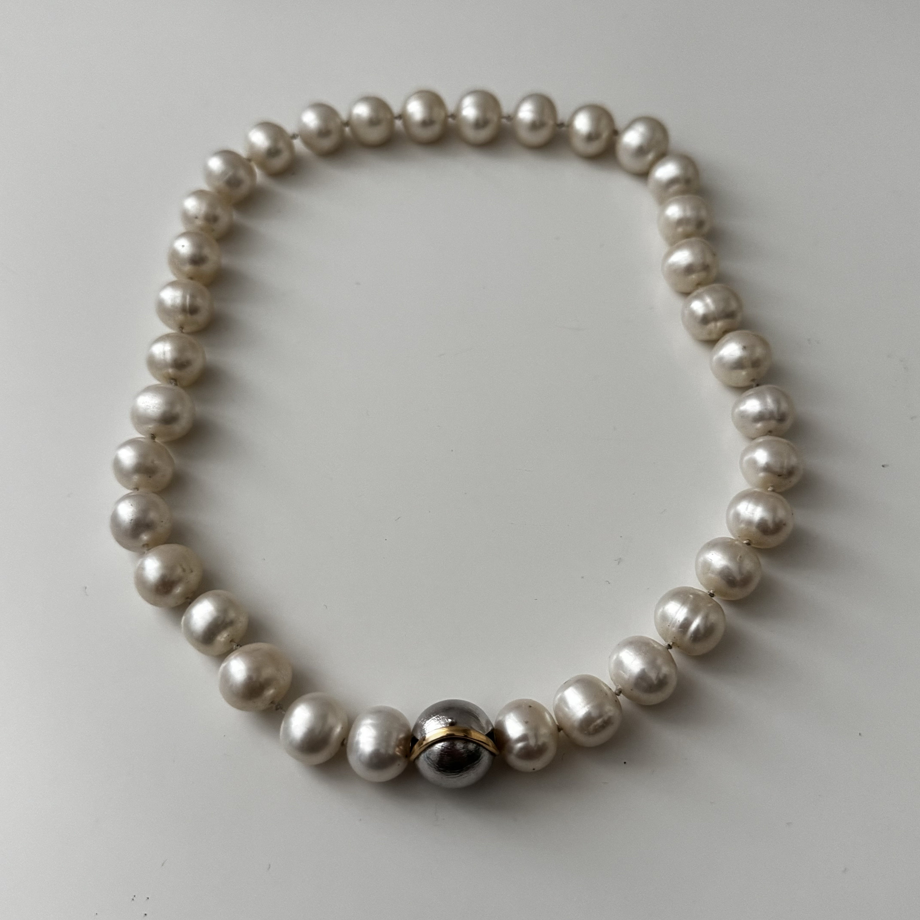 Authentic Ole Lynggaard 18k Yellow and White Gold Clip With Pearl Strad ...