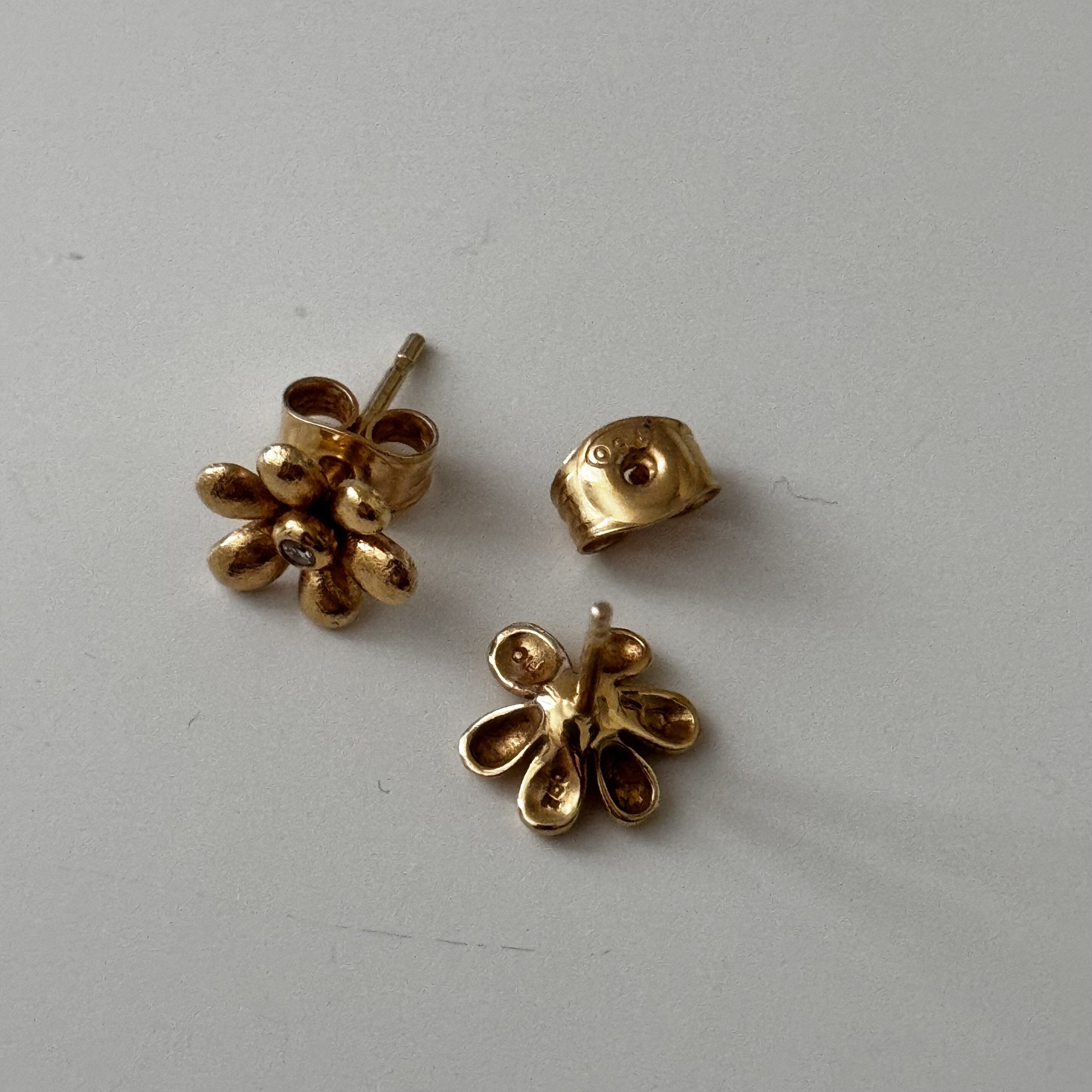 Ole Lynggaard Flower Yellow Gold 18k Stud Earrings With Diamonds - Etsy