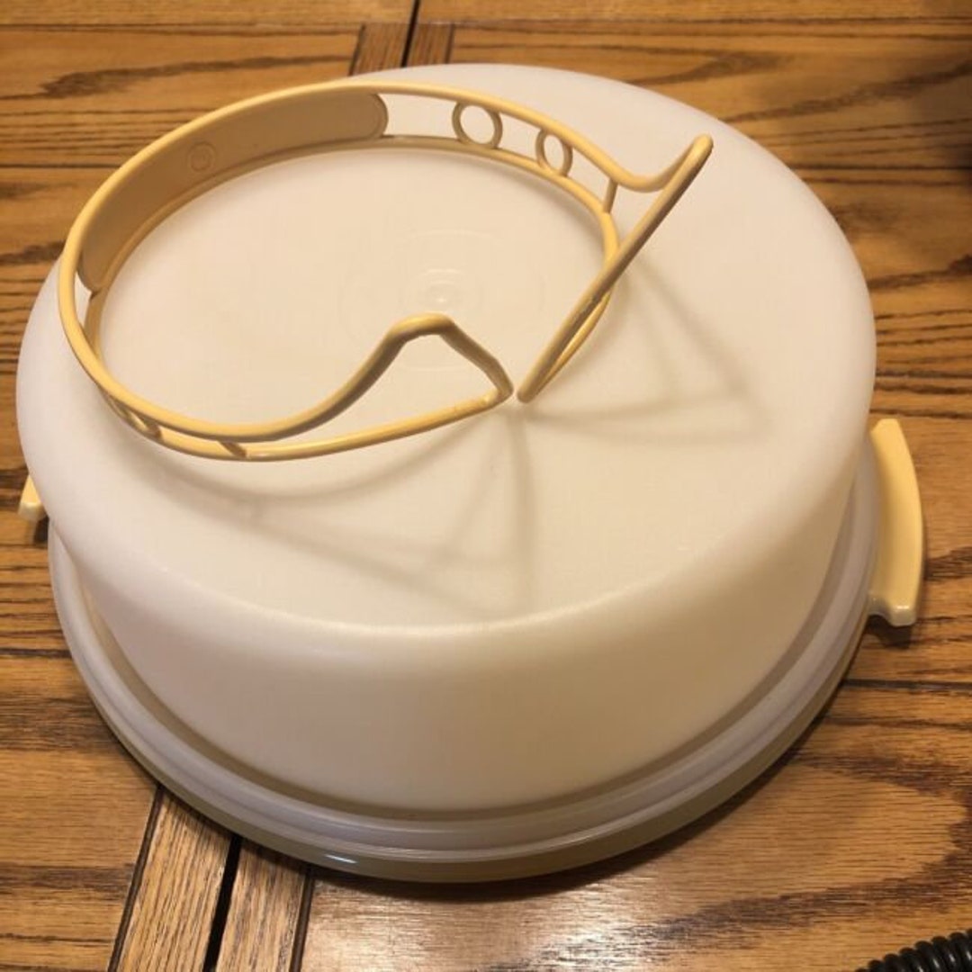 Vintage Tupperware Small Cake Carrier. 720 - Etsy