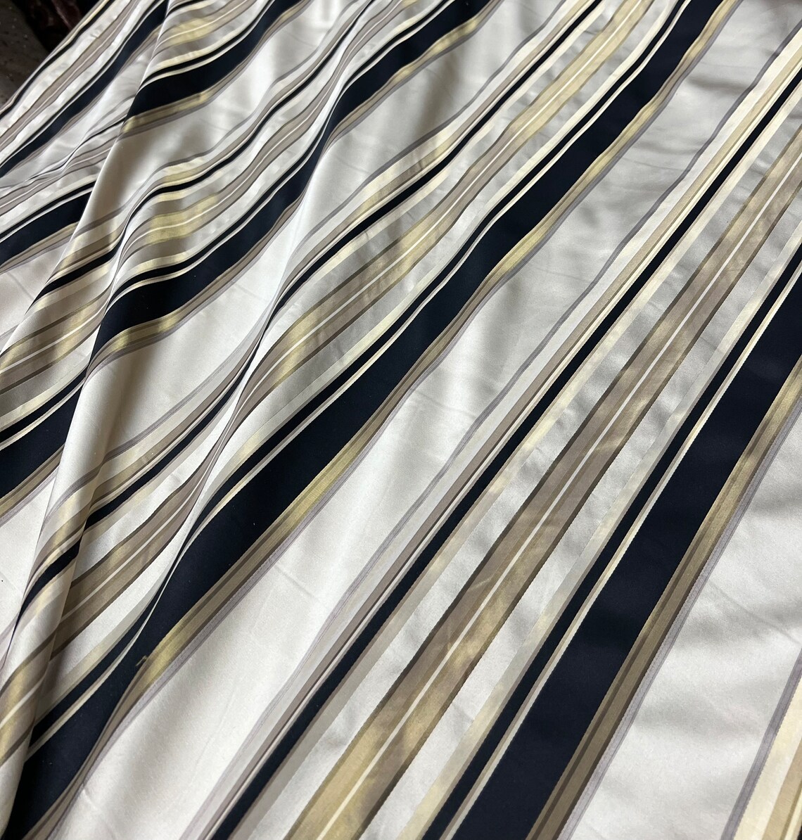 100% Silk Beautiful Light Gold Tan Shades With Black & Gold Satin ...