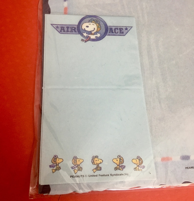 Peanuts Snoopy Stationery Set 8 Sheets 4 Envelopes 8 Memos | Etsy