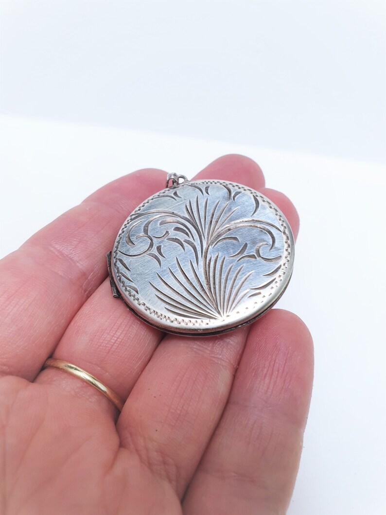 1950s Large Round Engraved Locket Pendant - Etsy