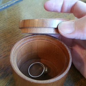 Vintage Hand-lathed Wood Ring Box: Signed Artist Detweiler - Etsy