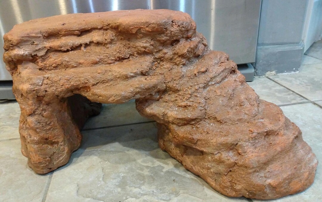 Bearded Dragon Basking Platform With Cave, Realistic Natural Habitat ...