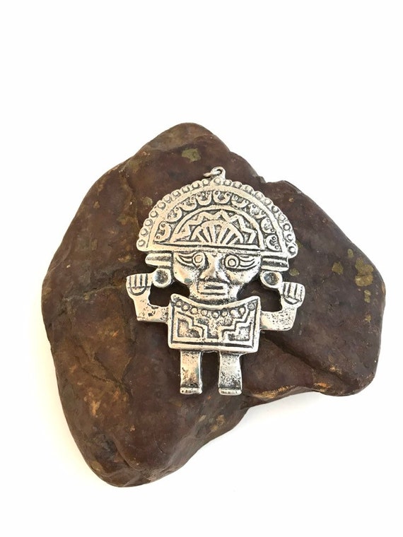 Vintage Aztec Pendant - Cast Pewter Silver Plated - Gem