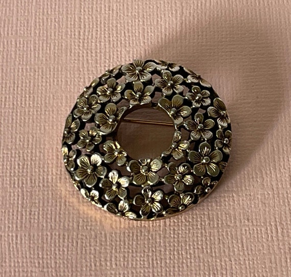 Vintage wreath brooch, flowered wreath pin, Christmas… - Gem