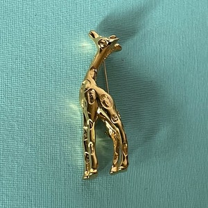 Vintage Giraffe Pin, Signed Giraffe Pin, Gold Giraffe Pin, Animal Pin ...