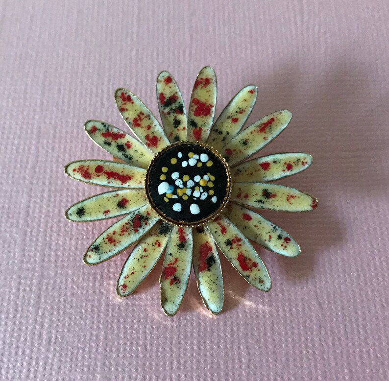 Vintage daisy brooch boho daisy pin hippie daisy pin enamel | Etsy