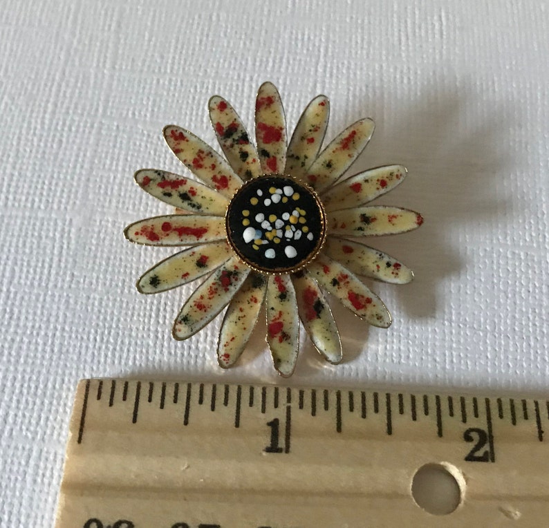 Vintage daisy brooch boho daisy pin hippie daisy pin enamel | Etsy
