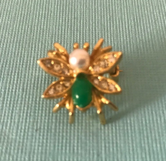 Small vintage bee pin, green bee pin, faux pearl bee … - Gem
