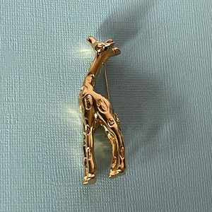 Vintage Giraffe Pin, Signed Giraffe Pin, Gold Giraffe Pin, Animal Pin ...
