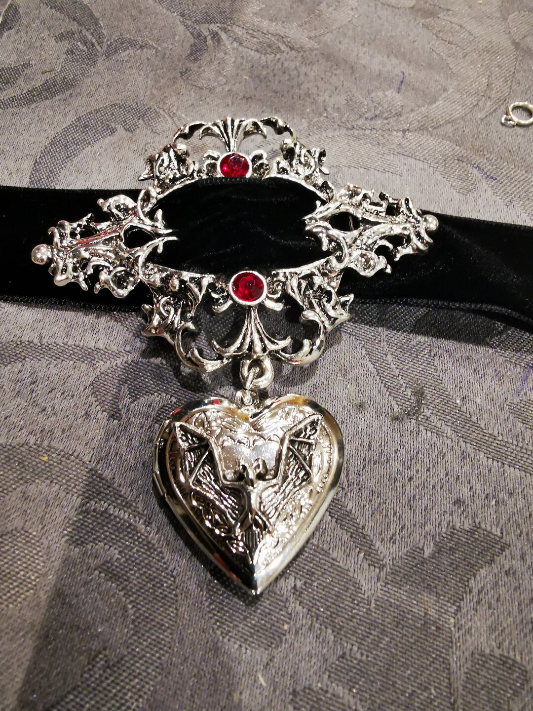 Vampire Bat Locket With Stunning Centre Peice and Velvet Ribbon Choker ...