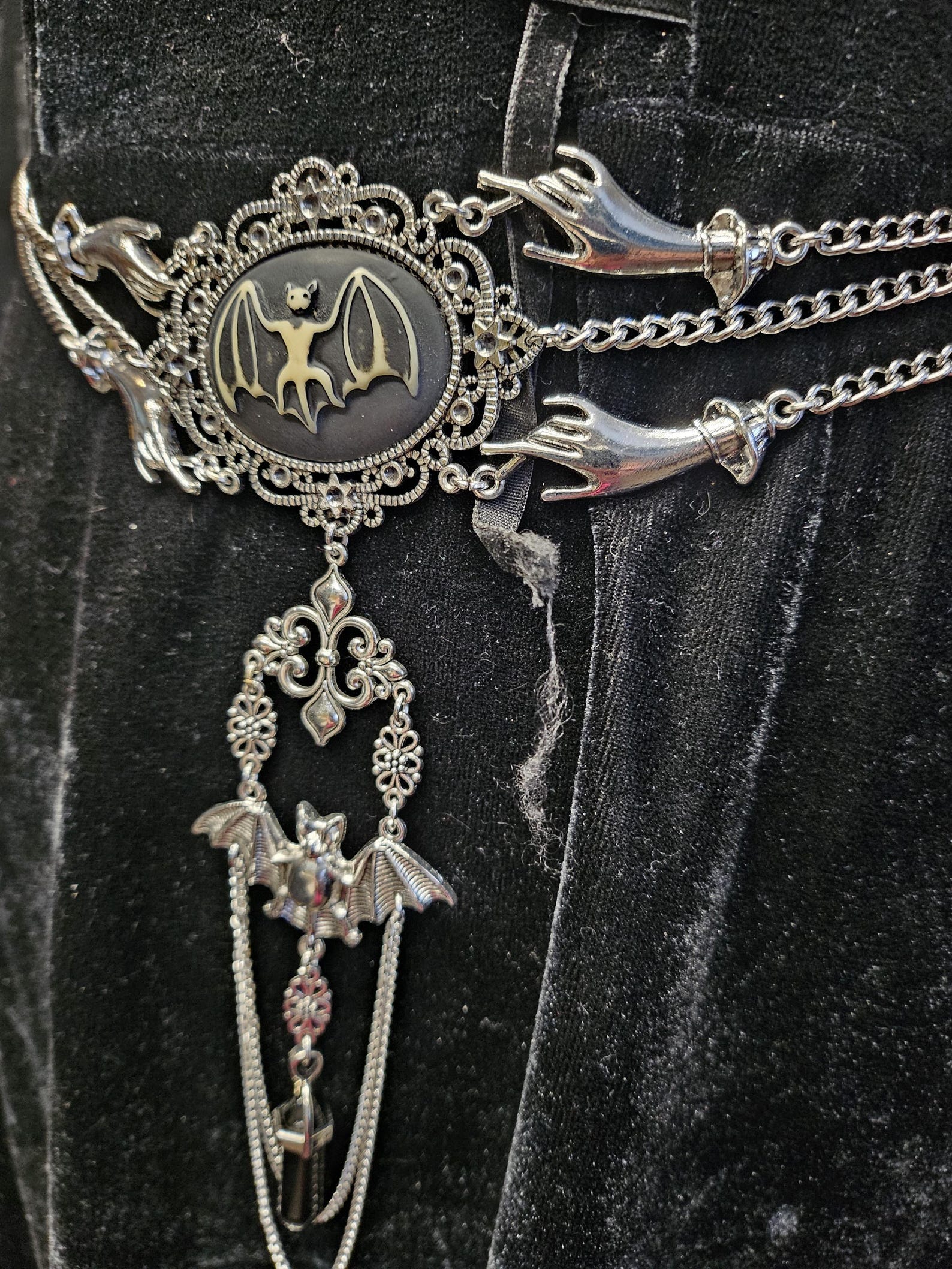 Vampire Bat and Hanging Bat With Chains and Gemstone Point Belt Gothic ...