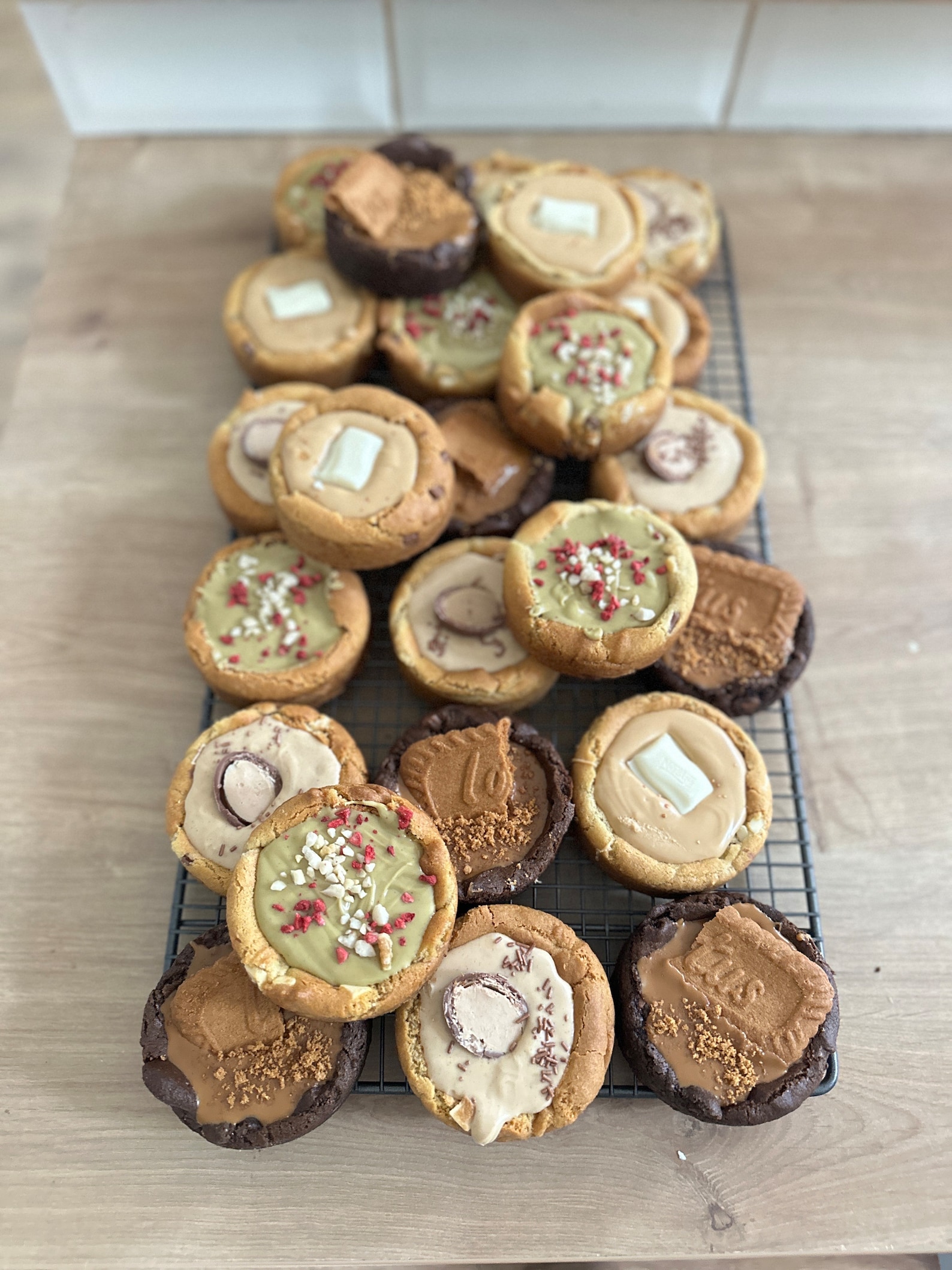 Luxury Stuffed Cookies Box | NYC Cookies UK | Chocolate Cookie Gift ...