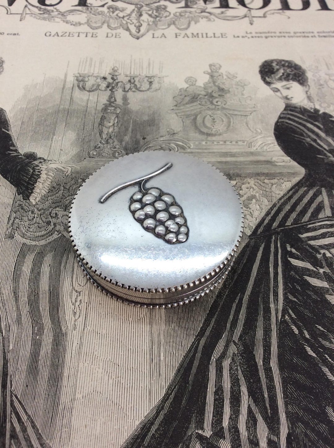 Vintage Unusual Early Powder Compact Nickle Silver - Etsy