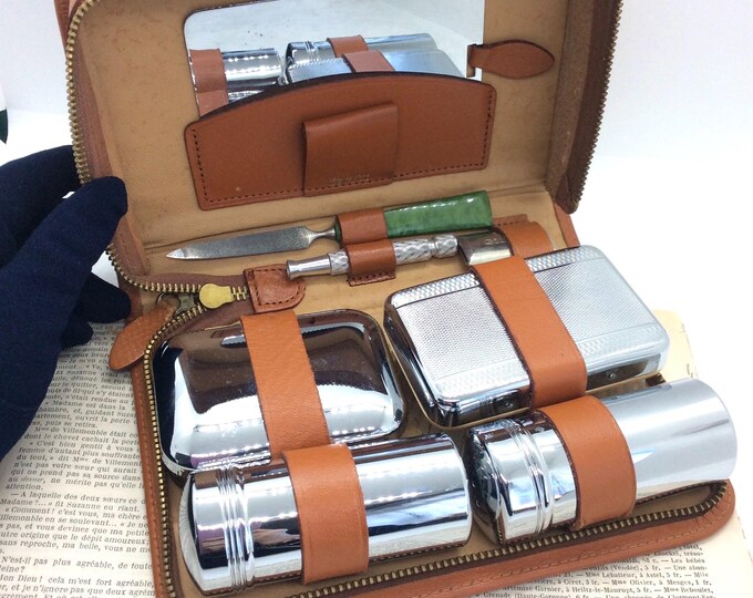 Vintage Gentleman’s Travel Case With Gillette Razor and Travel Mirror ...